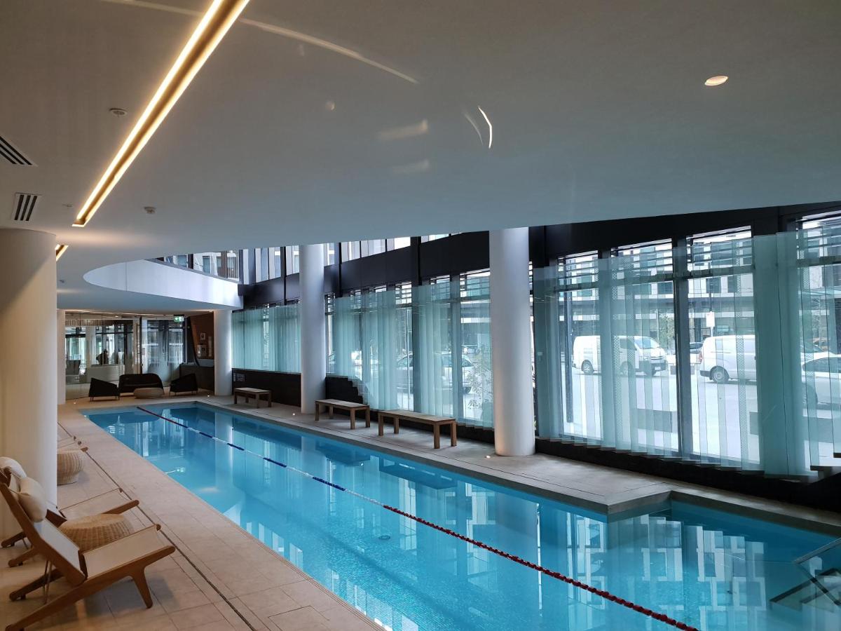 9 Best Melbourne Hotels with Pools To Cool Off At! - Aussie Tourist